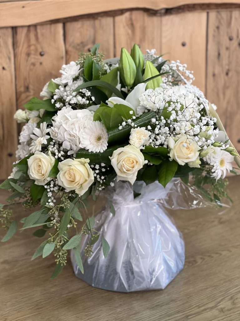 Bouquet deuil avec réserve d’eau | Livraison à Bastia | Langage Des Fleurs